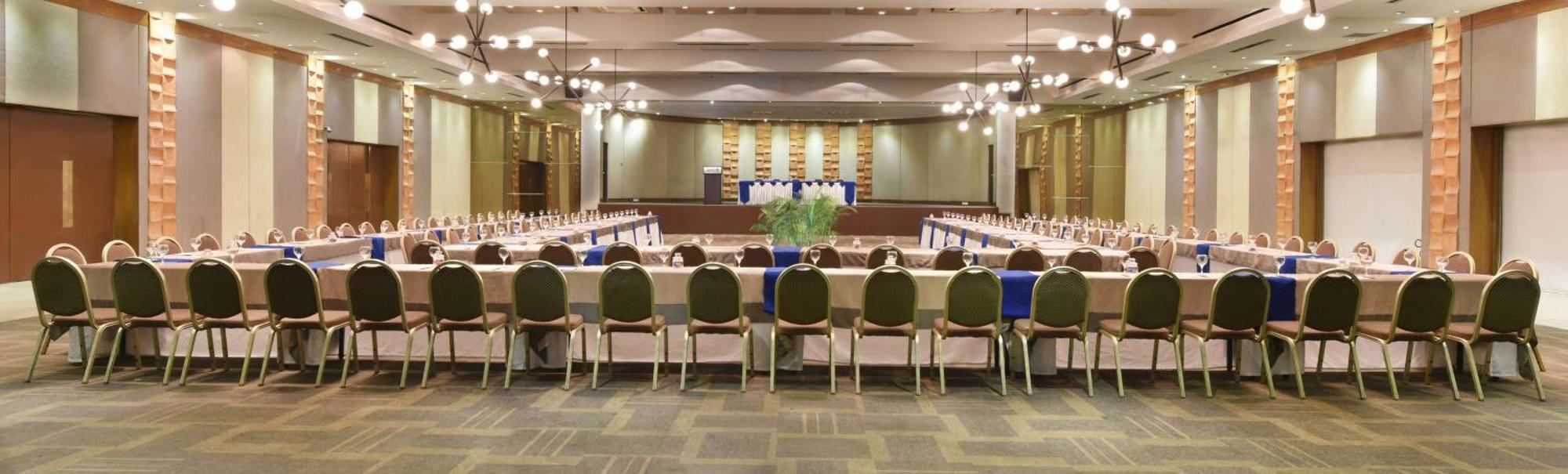 RADISSON BLU DHAKA WATER GARDEN HOTEL