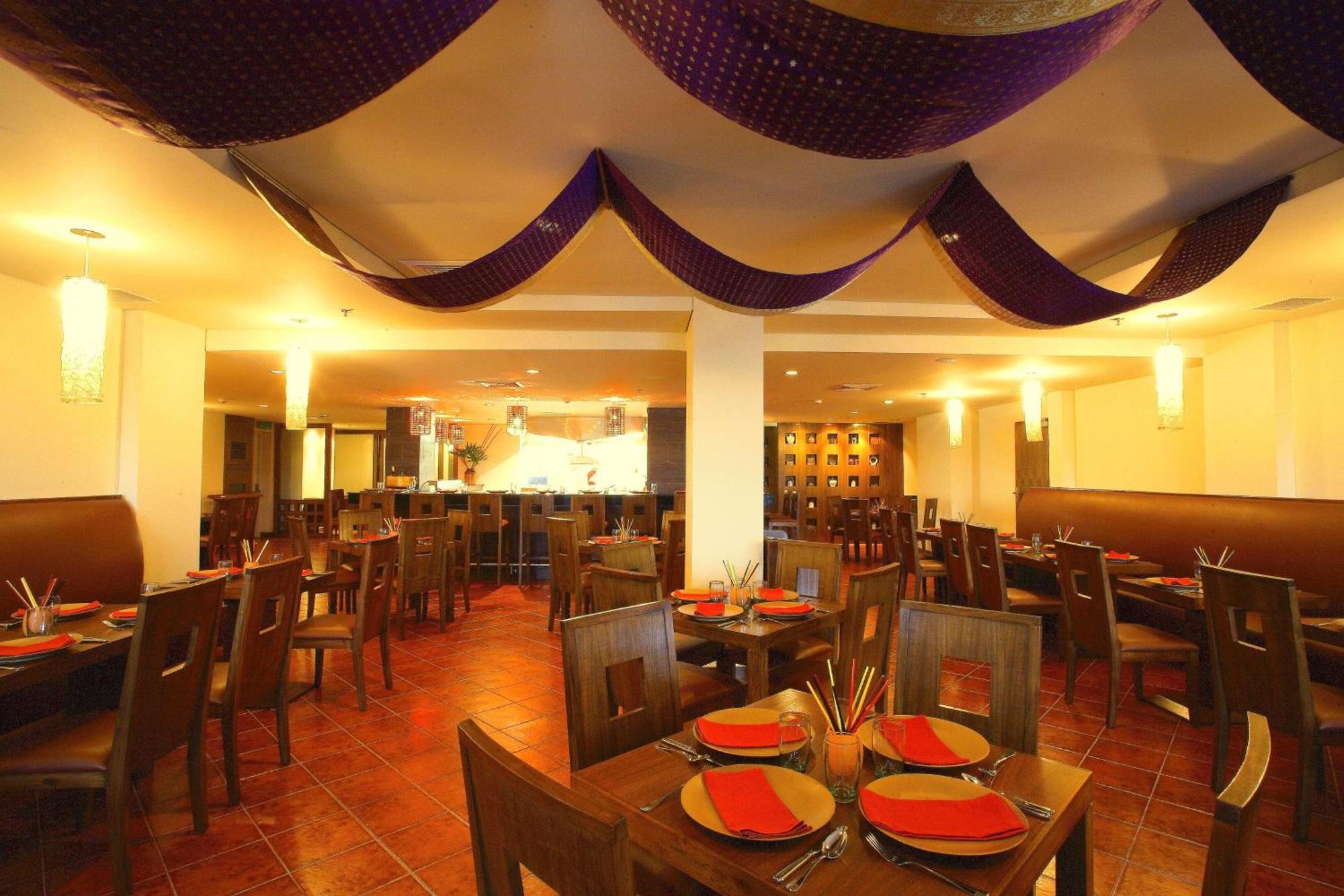 RADISSON BLU DHAKA WATER GARDEN HOTEL